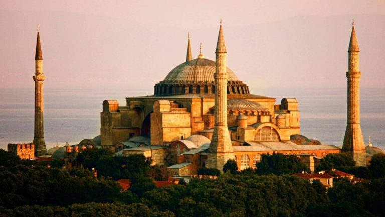 20+ Famous Religious Buildings Around The World