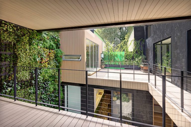 25+ Modern Balcony Railing Design Ideas With Photos