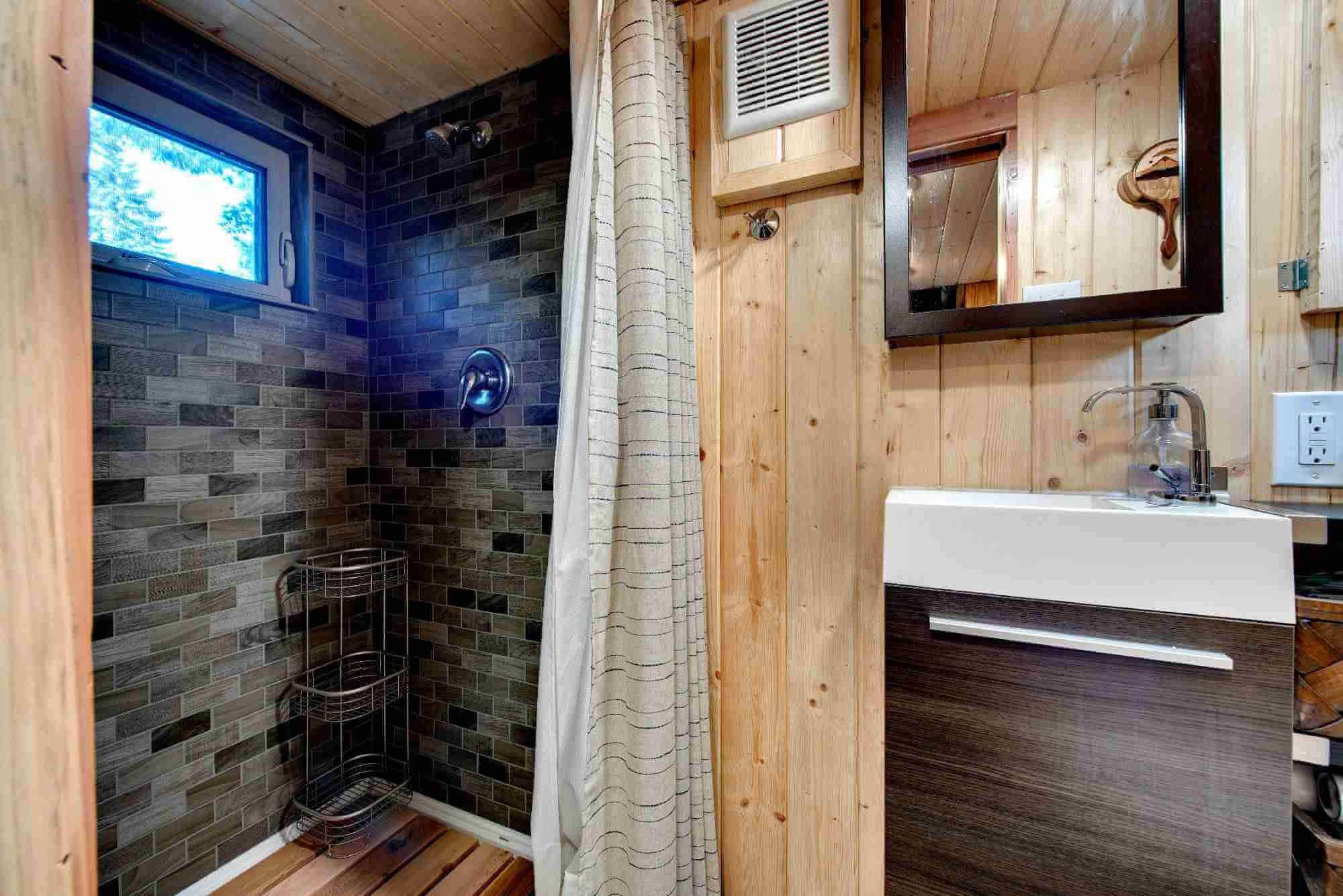Small Shower Ideas for Tiny Bathrooms That Will Inspire You