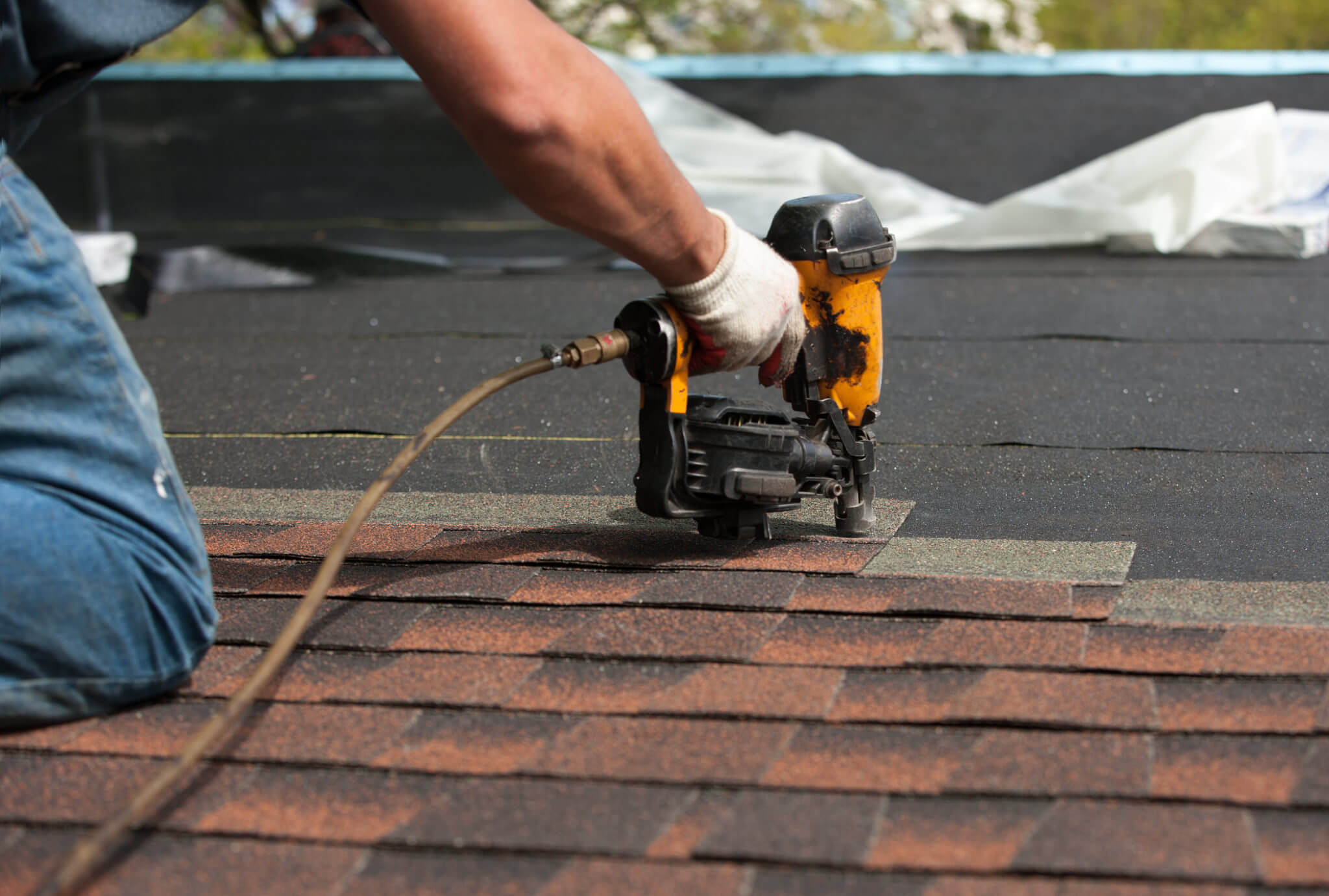 Warning Signs For Roof Repair And Replacement