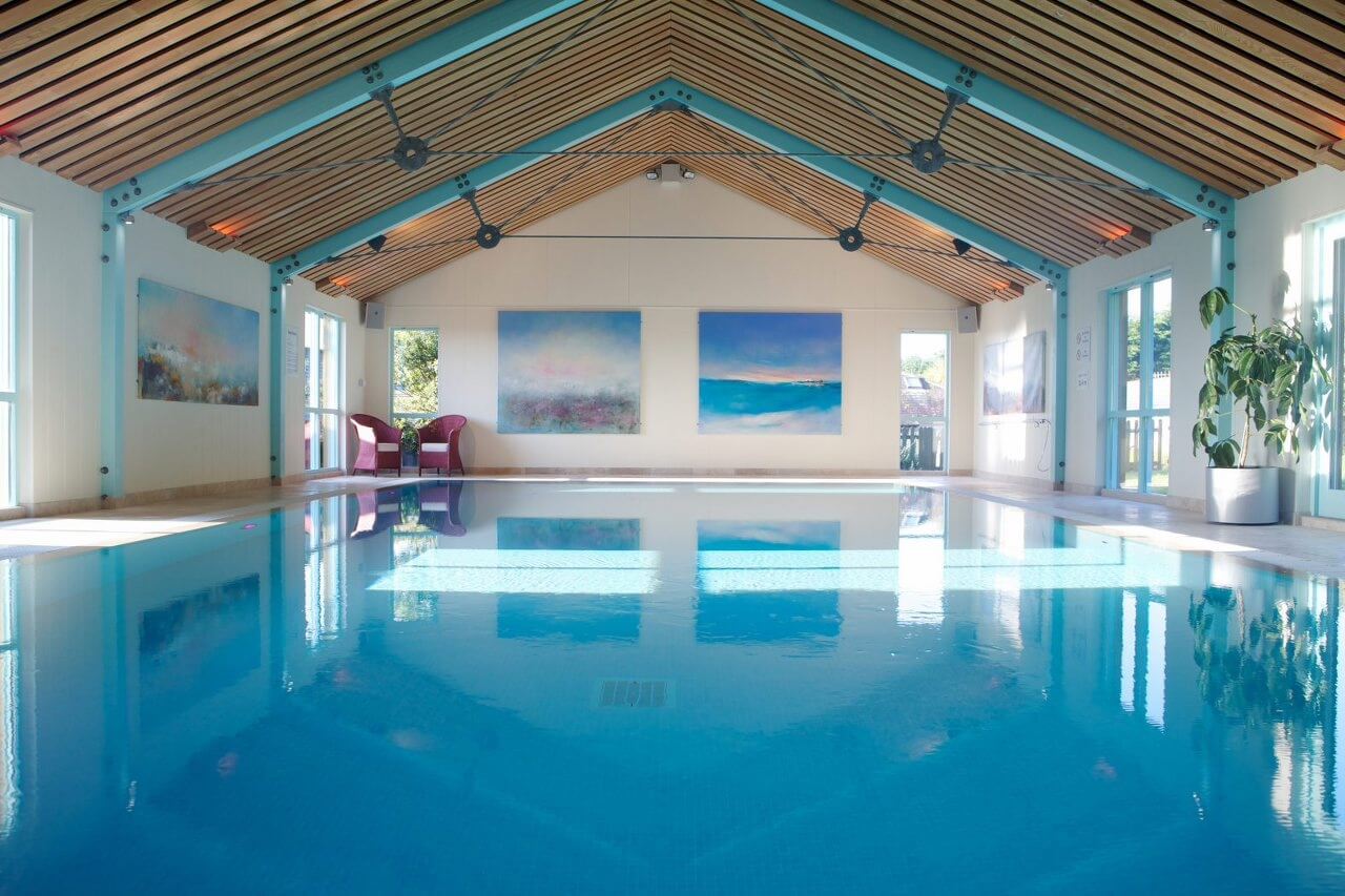 Best 18 Modern Indoor Swimming Pool Design Ideas