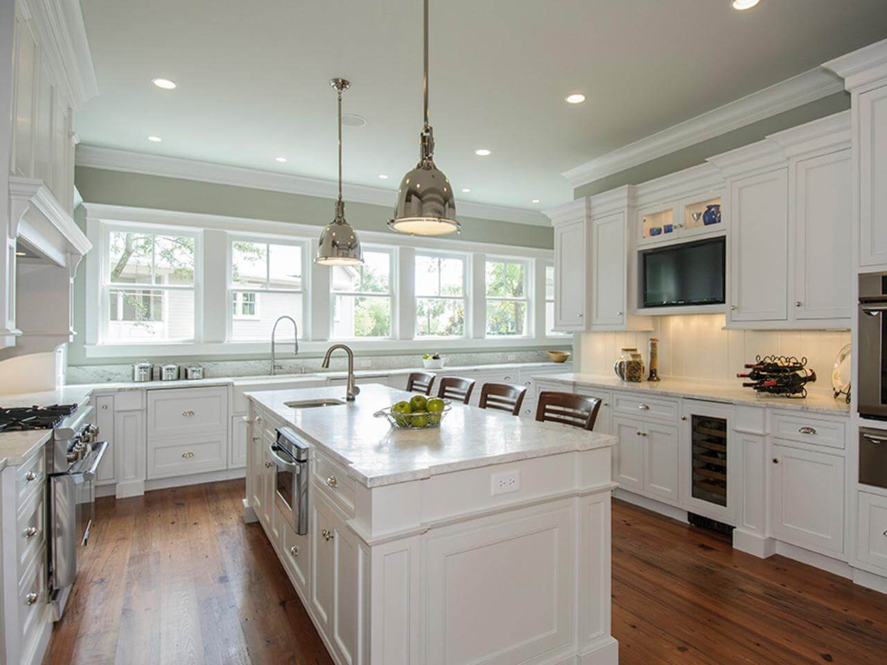 13 White Kitchen Cabinets Ideas To Beautify Your Kitchen
