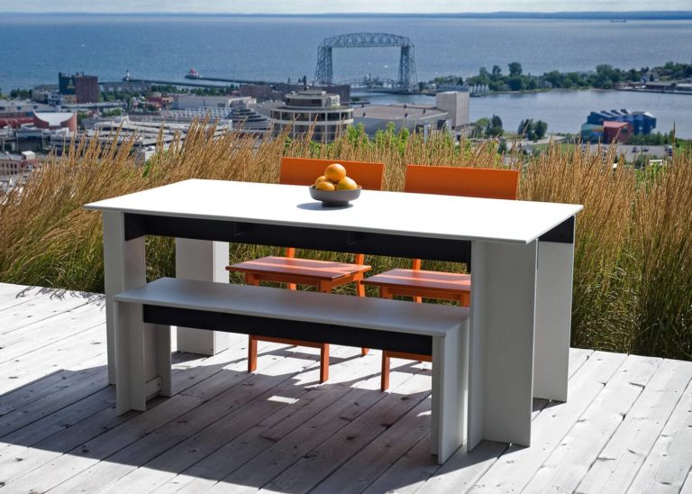 20+ Outdoor Dining Tables That Will Wow Your Dinner Guests