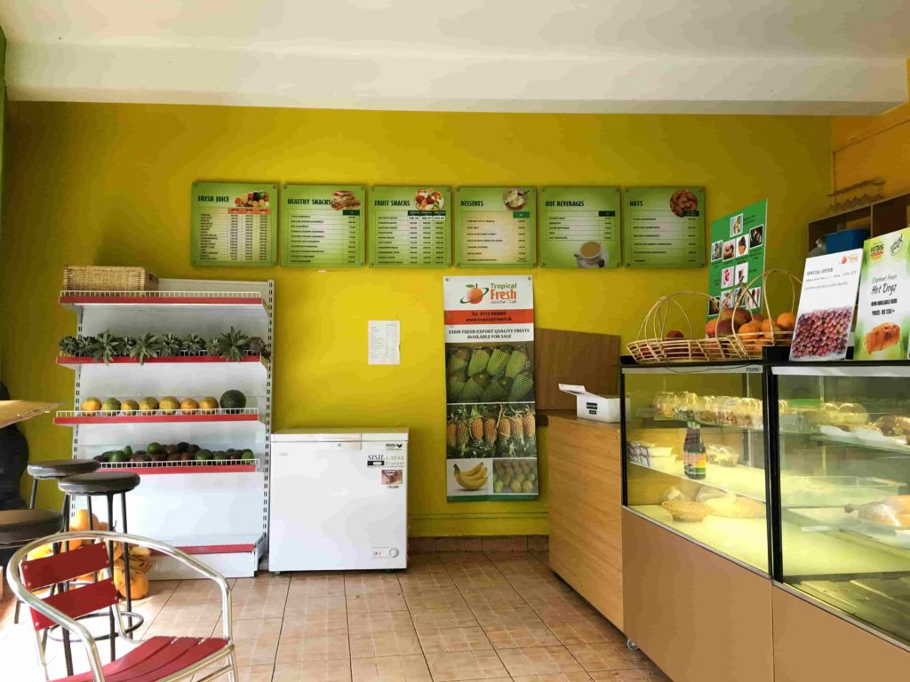 Inspirational Interior Designs of Fruit Juice Shop