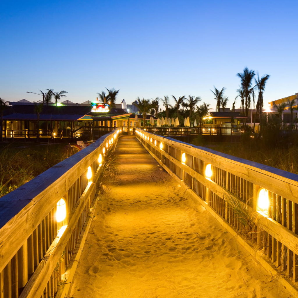 31+ Mesmerizing Walkway Lighting Ideas