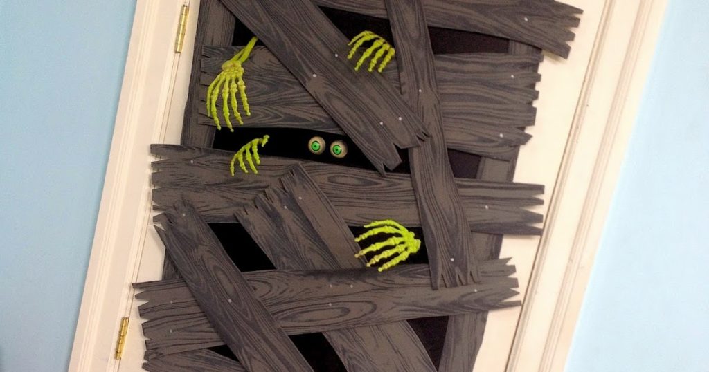 Extreme Scariest House Props Ideas for Halloween 2024