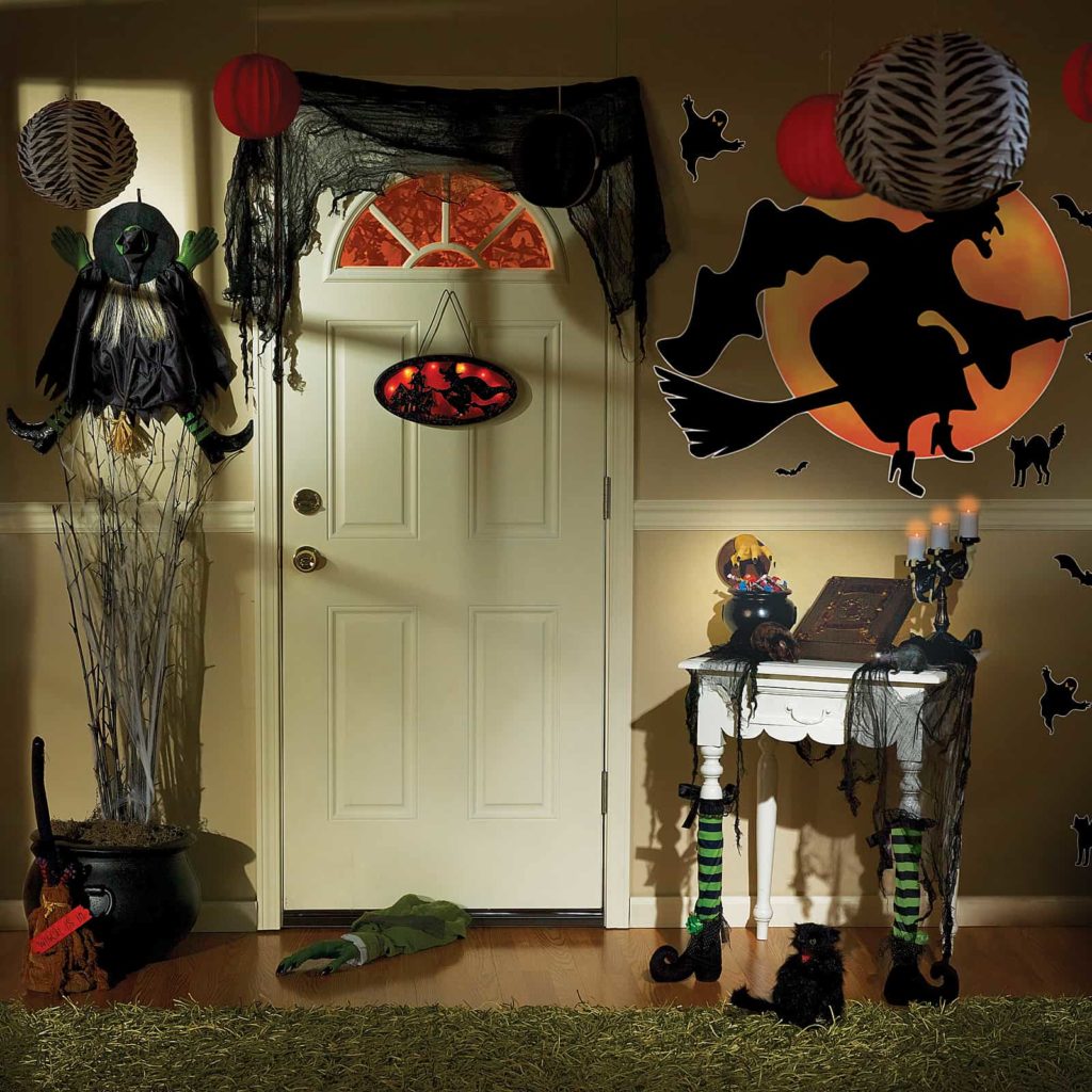 Extreme Scariest House Props Ideas for Halloween 2024