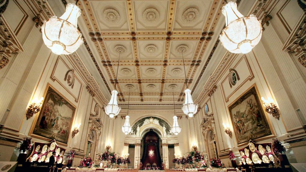 Most Beautiful and Royal Chandelier Designs Ideas
