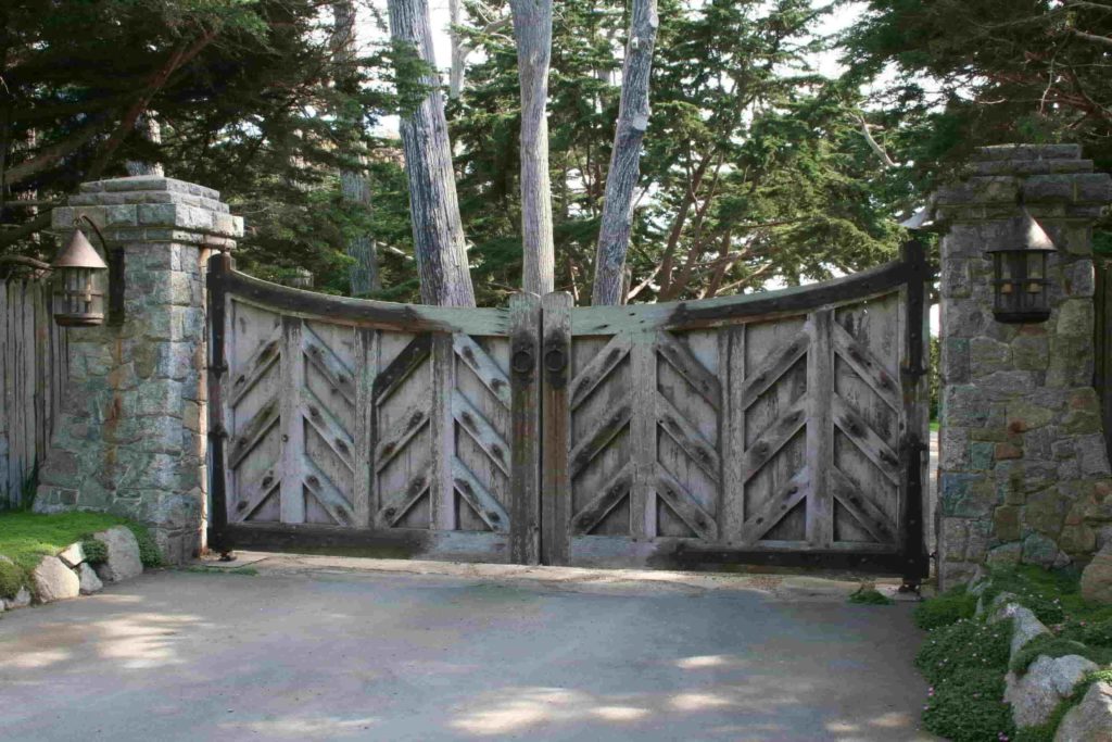 Stunning Small Front Gate That Makes Your House Attractive