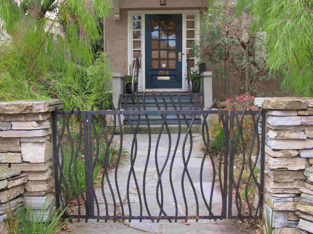 Stunning Small Front Gate That Makes Your House Attractive
