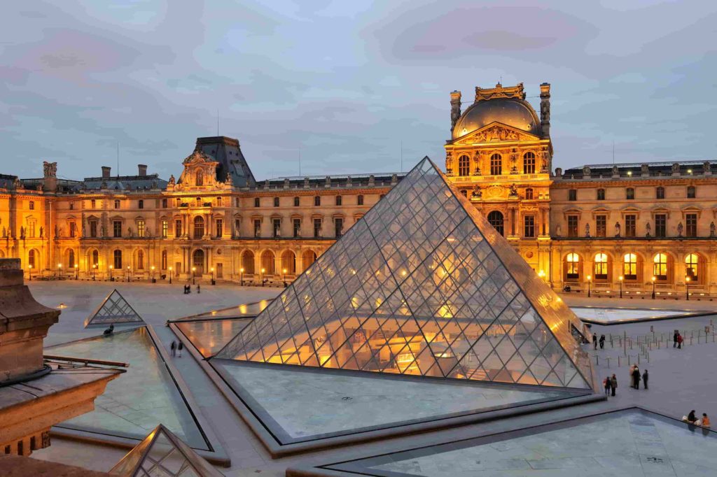 22+ Iconic and Beautiful Buildings Around the World