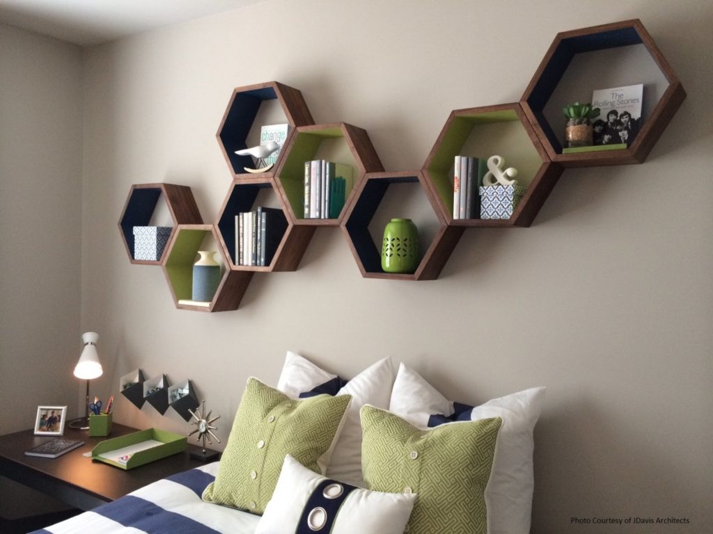 Decorative Modern Floating Shelves for Your Leaving Room