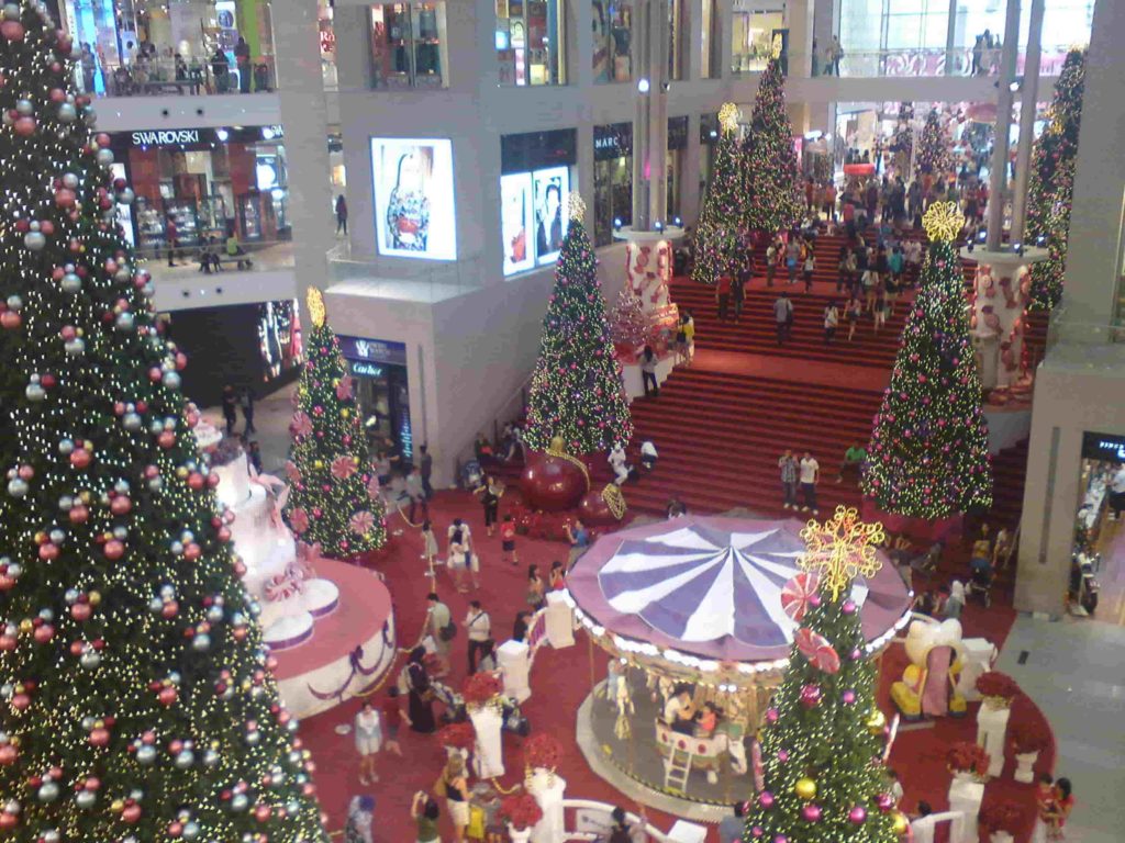 Christmas Mall Decoration Ideas That May Attract people