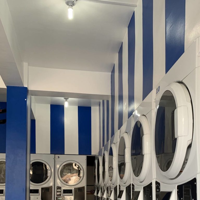 Modern and Attractive Laundry Shop Interior Design Ideas