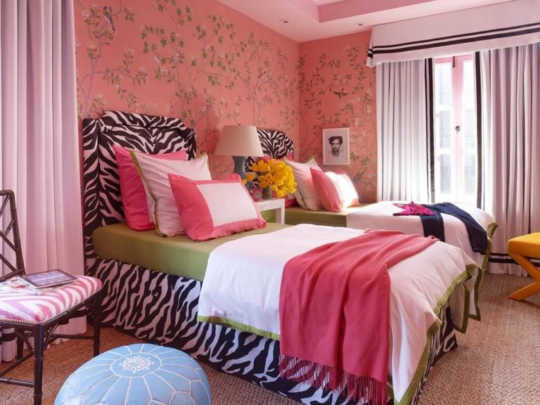Enchanting Teenage Zebra Bedroom Design Ideas