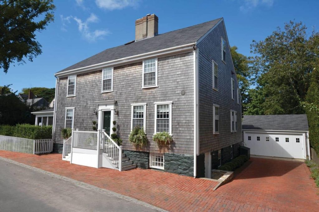 Impressive Modern Colonial Style House Design Ideas