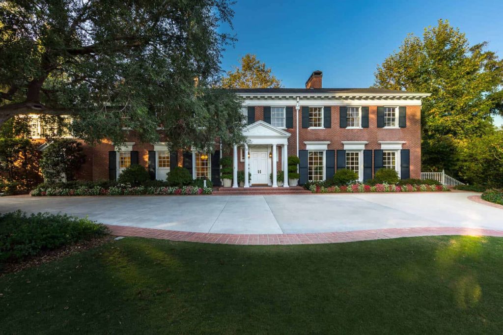 Mesmerizing Southern Colonial House Exterior Designs