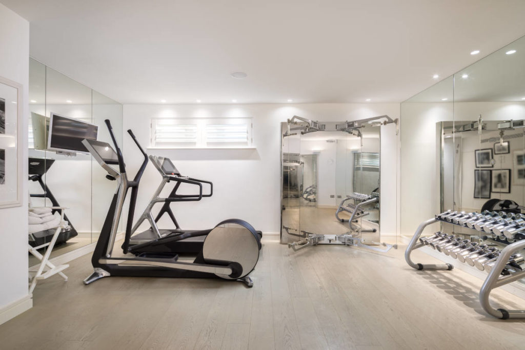 Supremely and Stylish Gym Interior Decoration Ideas