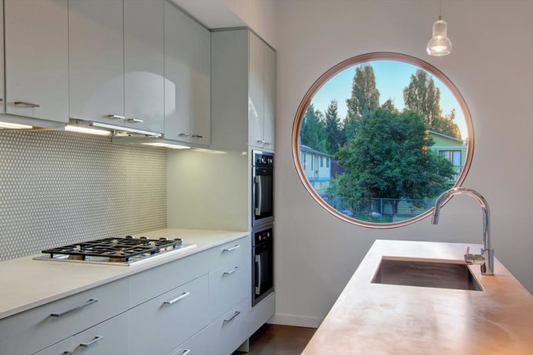 Outstanding Round Window Design for Modern House