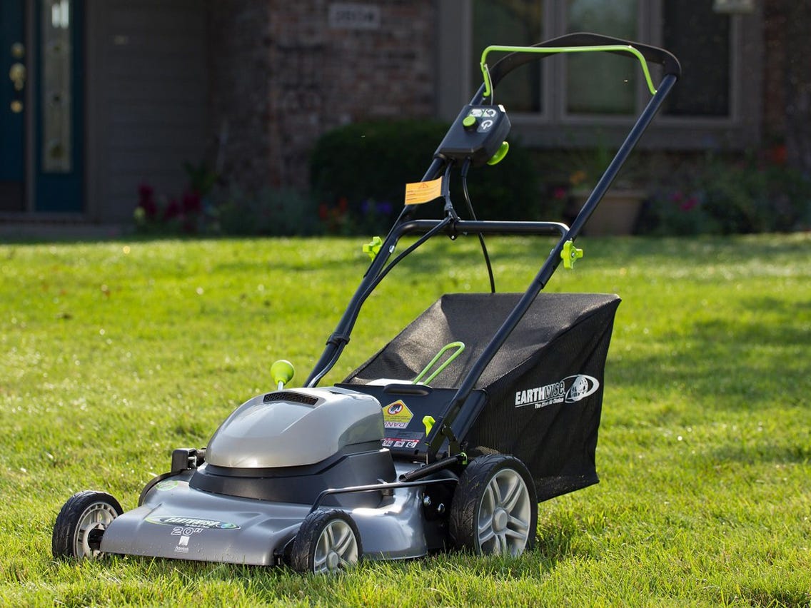 7 Key Things to Look for When Buying a Lawnmower