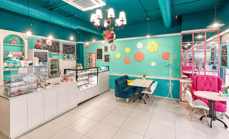 Beautiful and Independent Small Shop Design Ideas