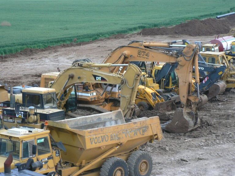 Seven Essential Tools and Equipment for Construction Site