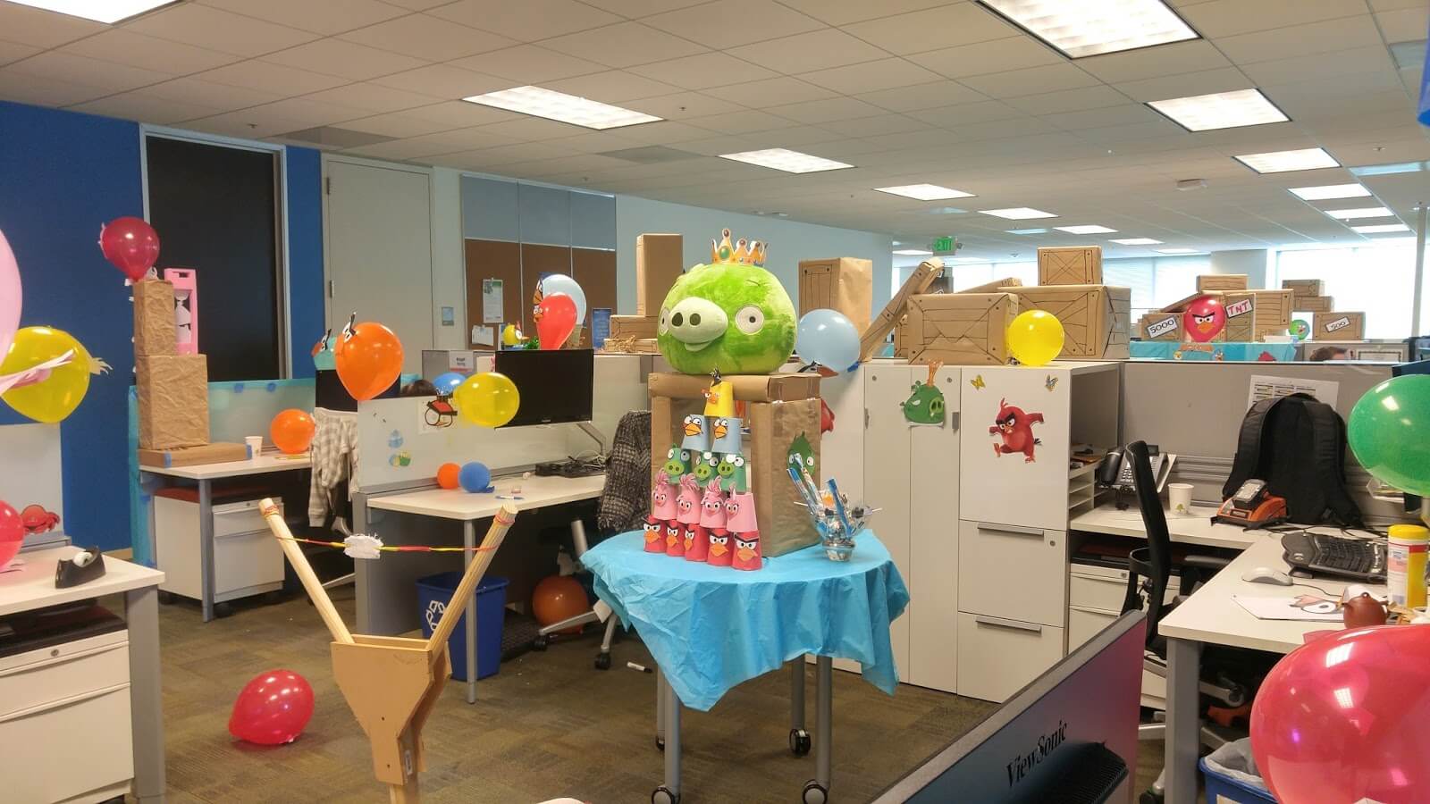 How to Decorate Office for Halloween Celebration