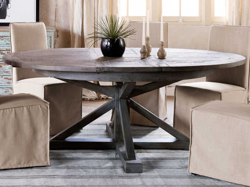 Round Dining Table That You Can Arrange in Your Dining Room