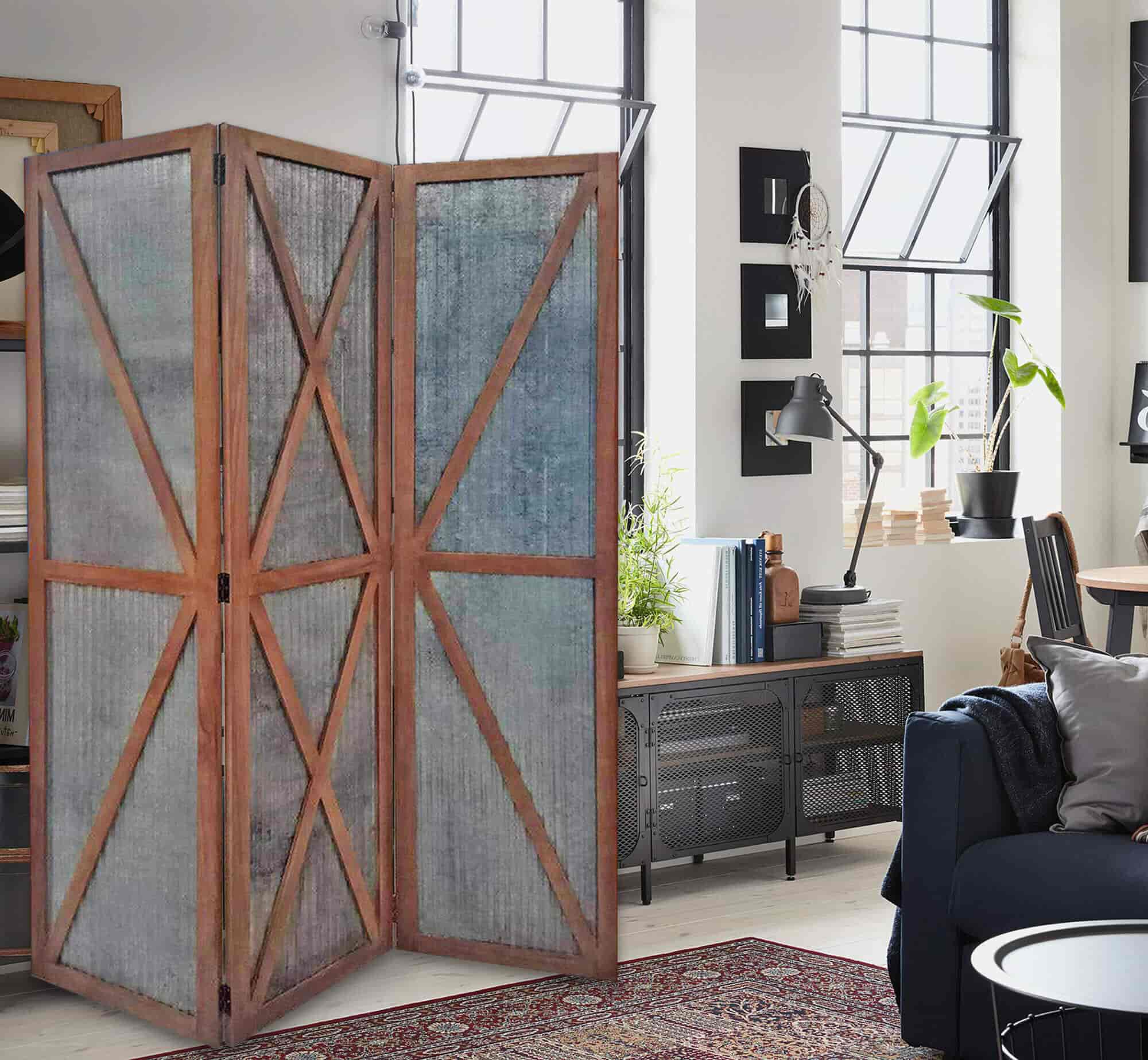 Few Stylish Wooden Screens to Decorate and Cover Open Space