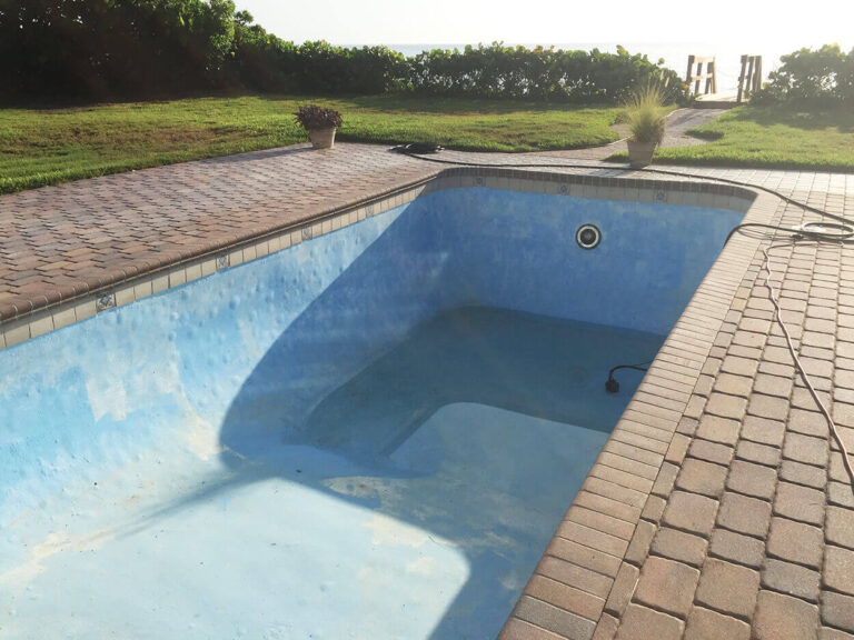 Most Common Reasons for Cracks in a Concrete Swimming Pool