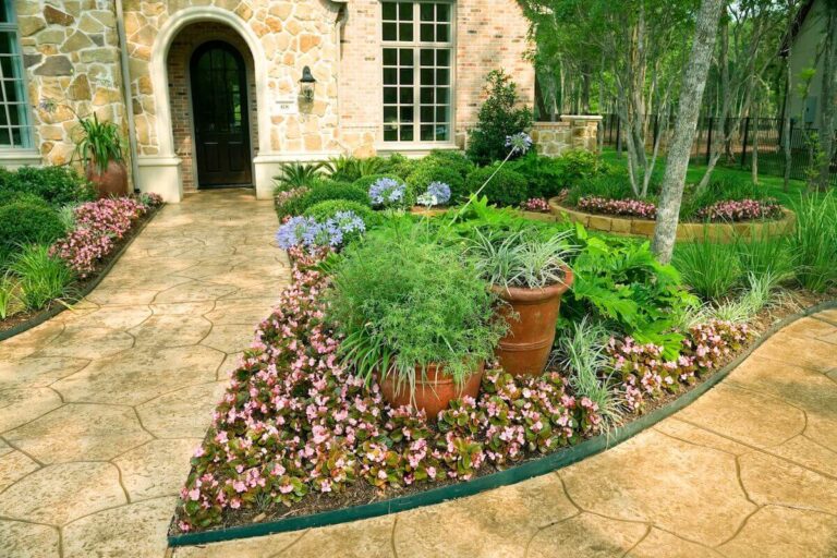Attractive Outdoor Feature Wall Design Ideas