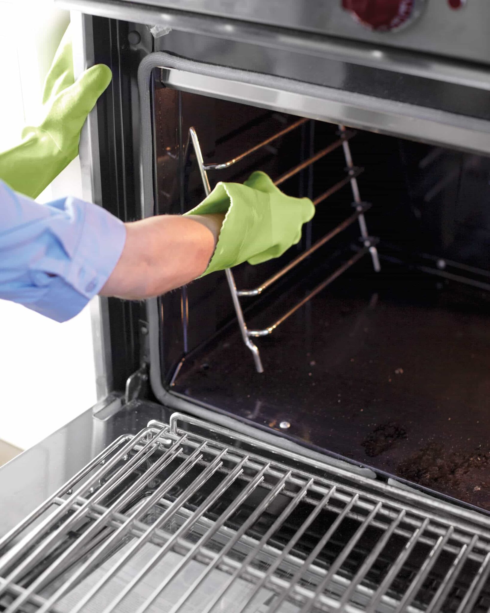 Quick and Easy Ways to Clean Oven Glass at Home
