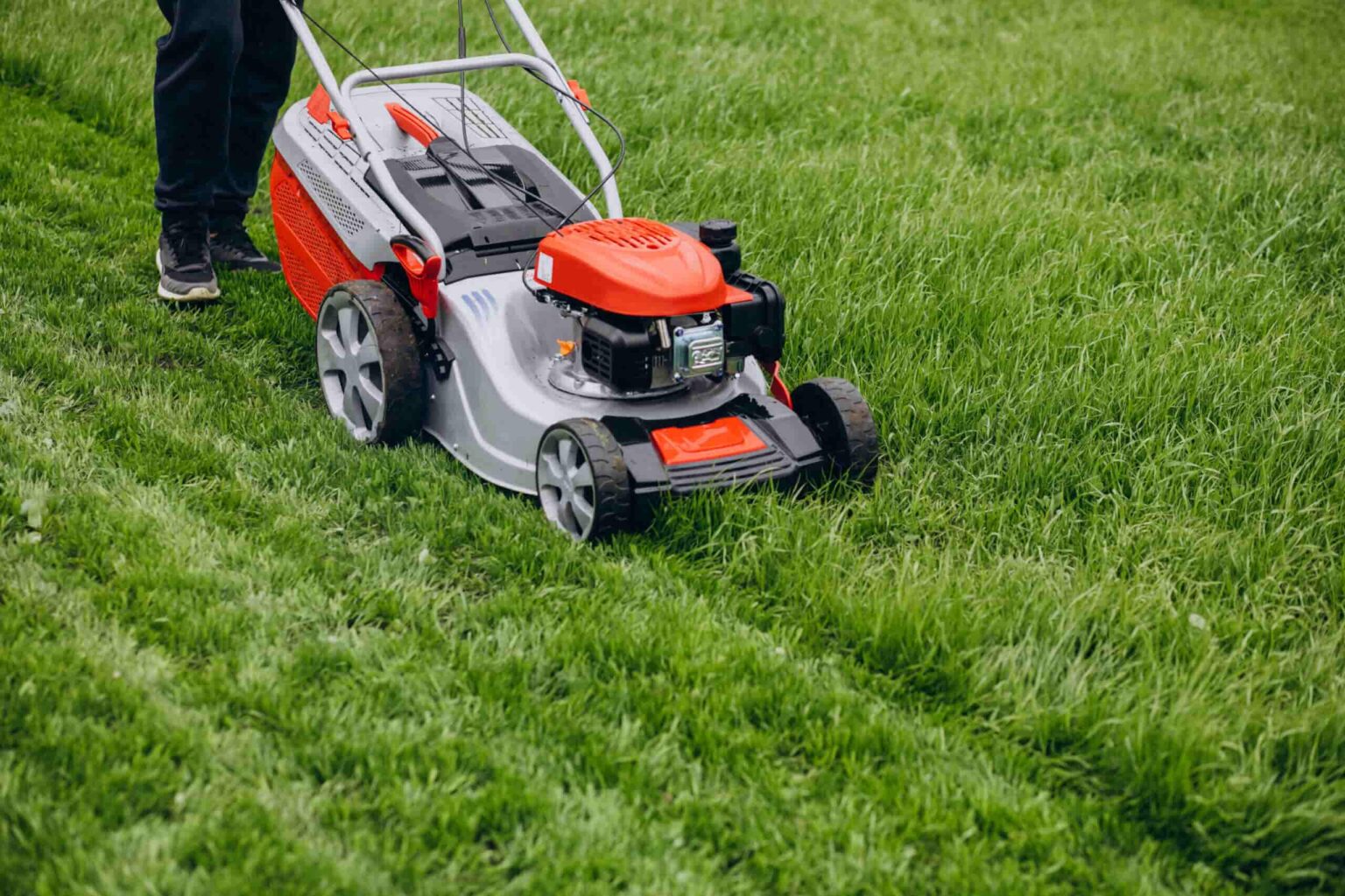Effective Lawn Mowing Techniques: Get the best techniques