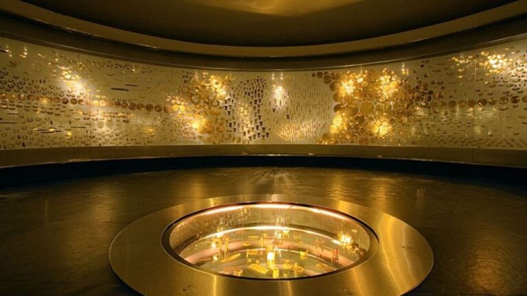 Top 10 Golden Buildings Around the World