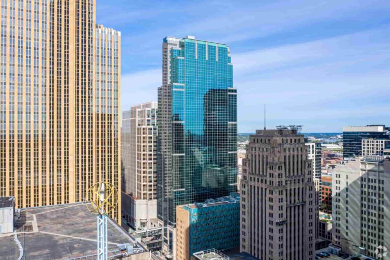 Top 10 Golden Buildings Around the World