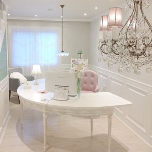 16 Classy Female Executive Office Decor Ideas (Feminine Office)