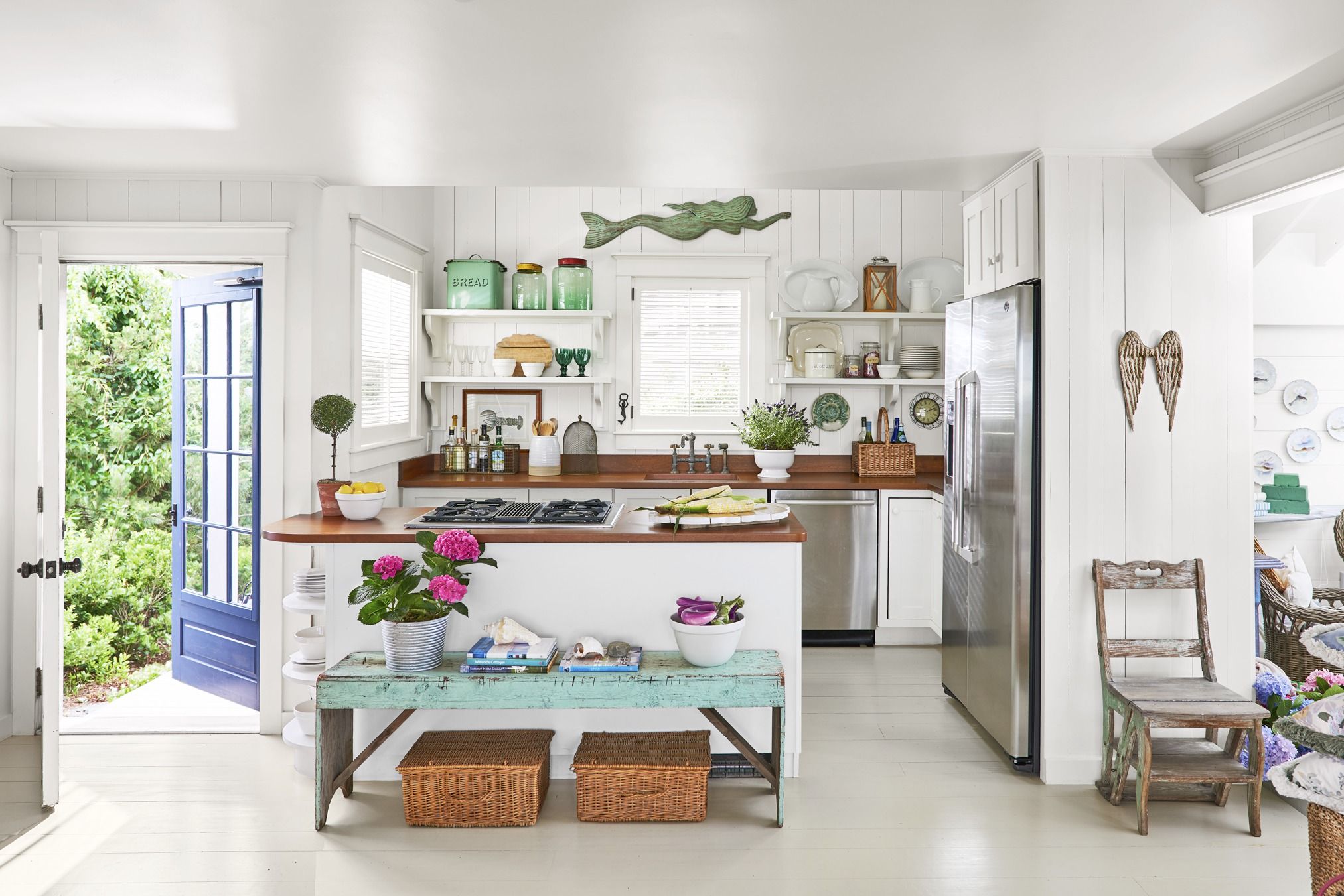 Perfect Coastal Cottage Decor Styles To Bang On This Summer!