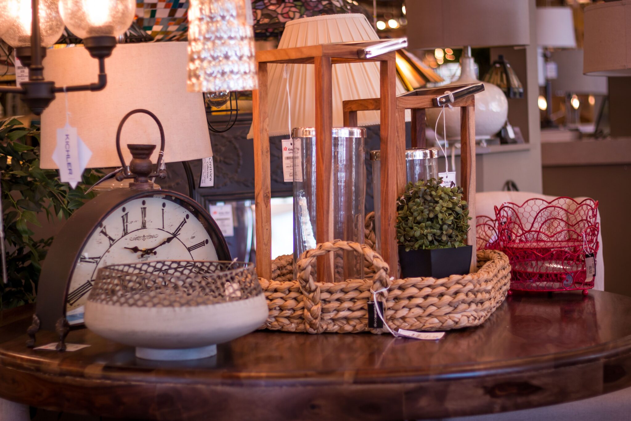 How to Use Modern Lighting to Improve Your Home Decor