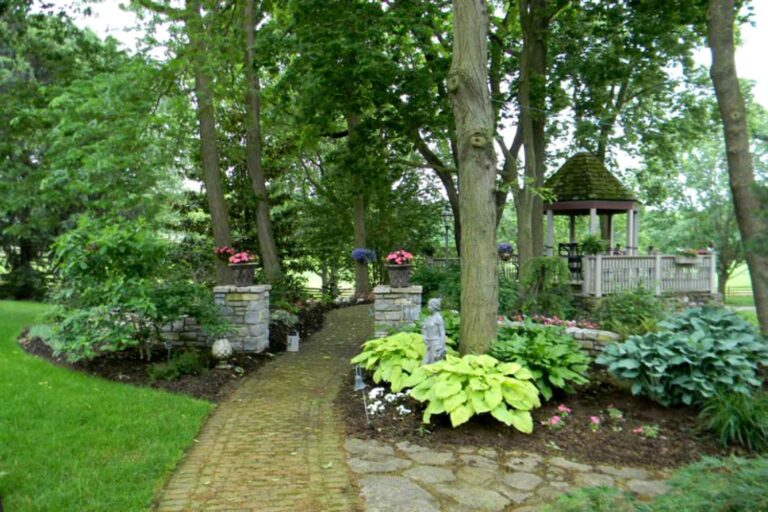 17 Creative Styles of Landscaping Ideas Around Trees Pictures