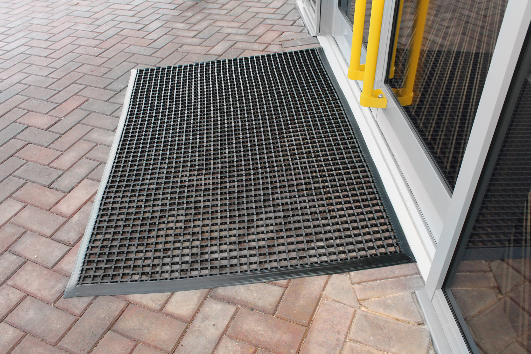 7 Key Considerations When Choosing An Entrance Matting Solution