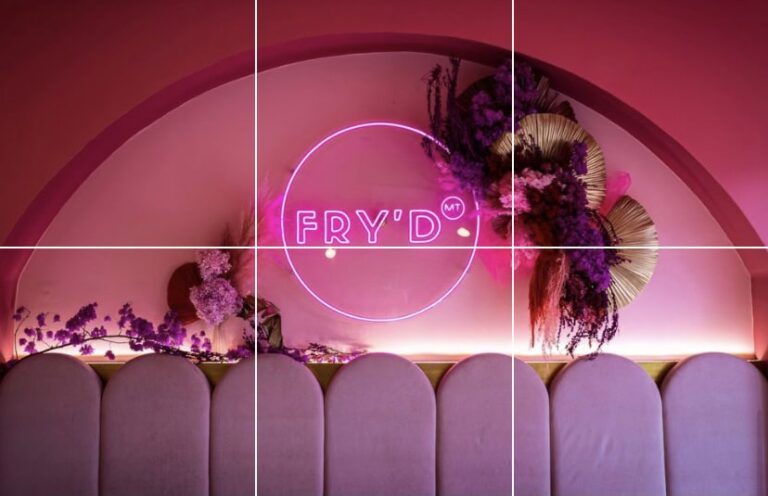 5 Gorgeous Ways to Use Neon Signs in Your Modern Home