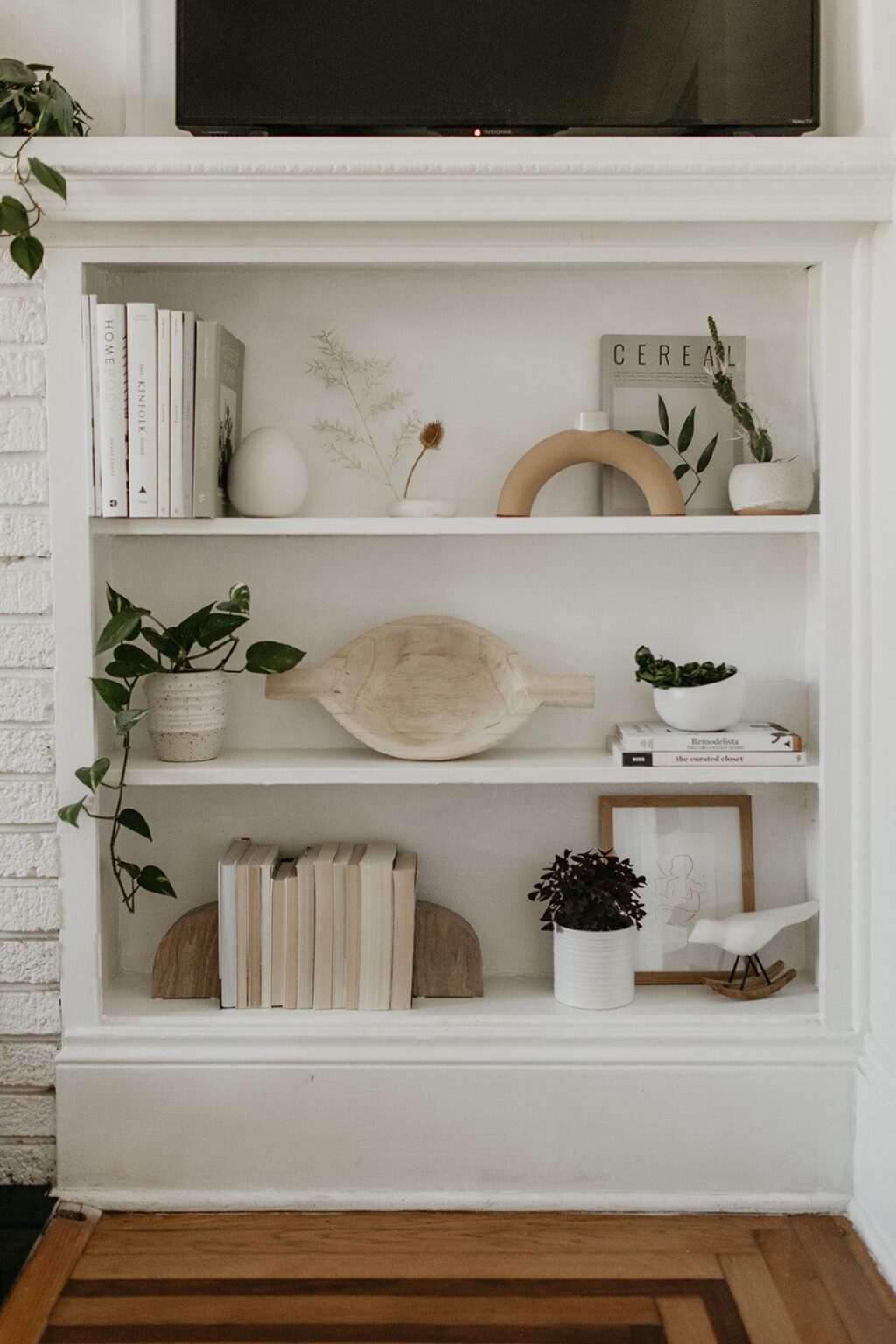 Mindblowing Shelf Styling Tips To Impress The Guests!