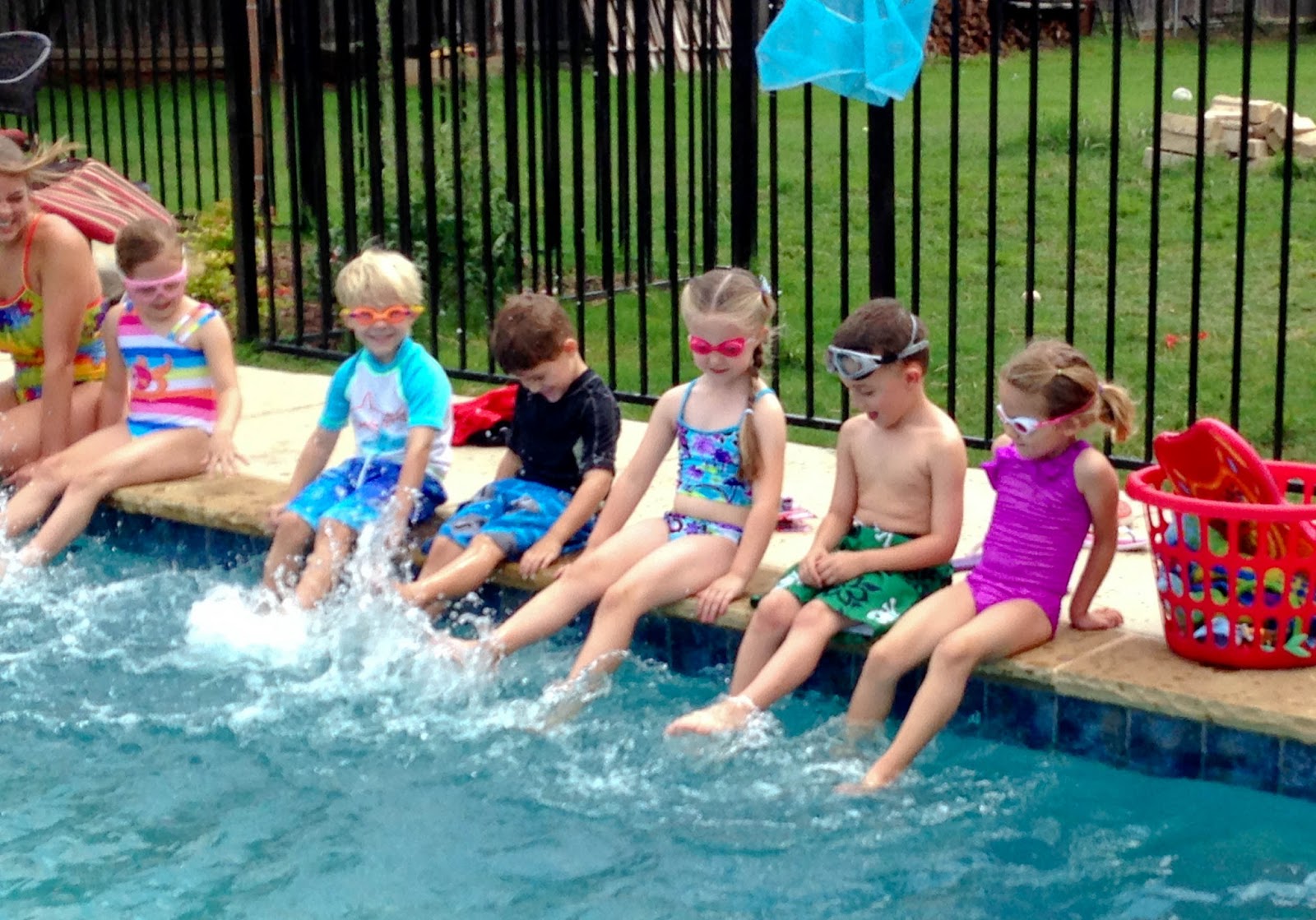 5 Tips To Host A Great Pool Party