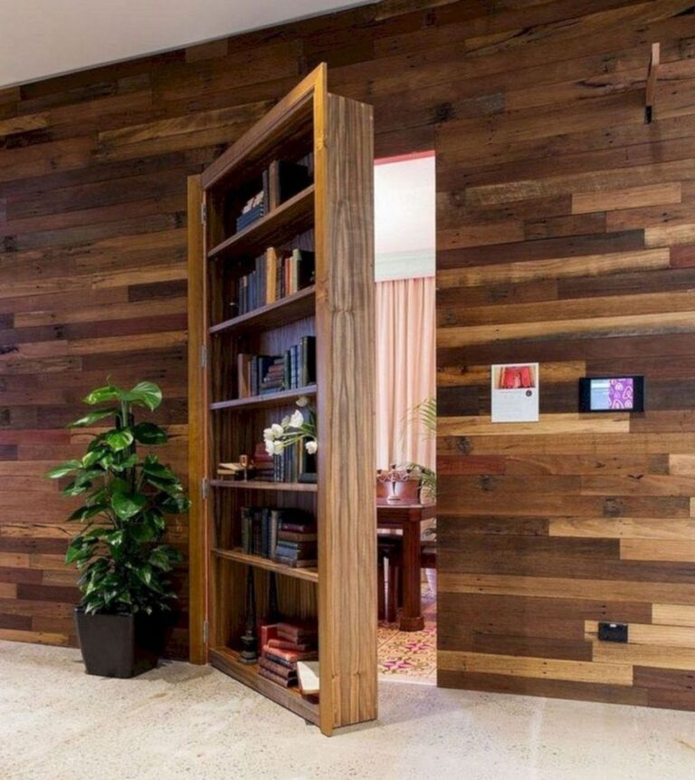 A Simple Style with an Invisible Door
