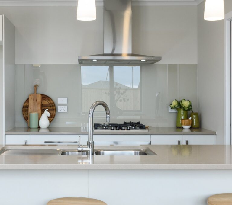 Things to Consider While Buying Glass Splash Back