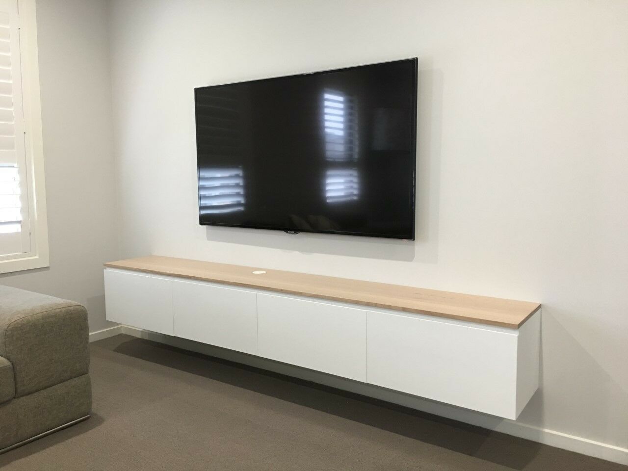 How to Incorporate a Floating Wall Mount TV Stand into a Minimalist ...
