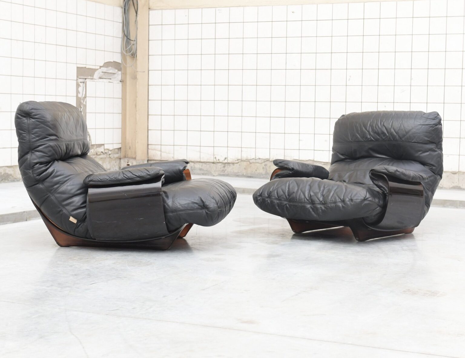 Exploring the Timeless Appeal of the Iconic Togo Sofa and Ducaroy Chair ...