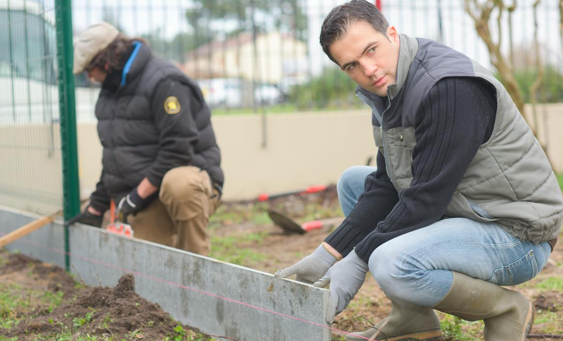 Five Important Reasons to Hire a Fencing Contractor