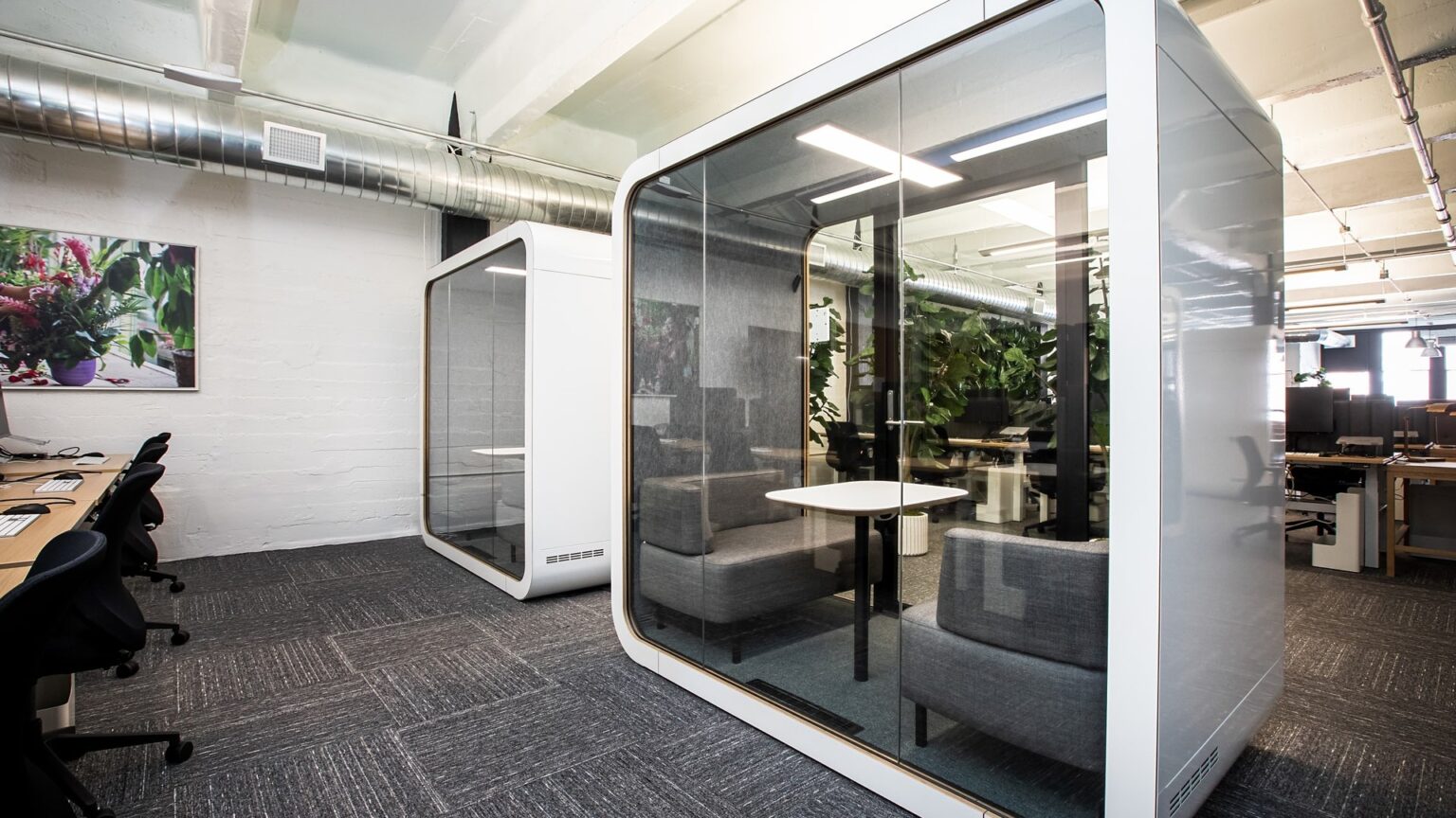 11 Best Hybrid Office Interior Designs for Maximum Productivity