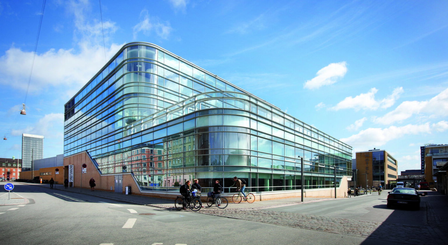 Streamlining Large Scale Construction Project Schedules with AR